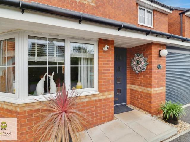 4 bedroom detached house for sale