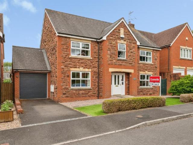 4 bedroom detached house for sale