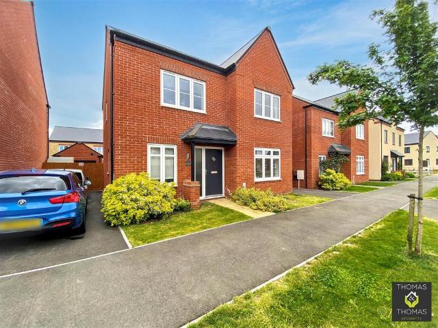 4 bedroom detached house for sale