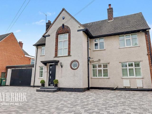 4 bedroom detached house for sale