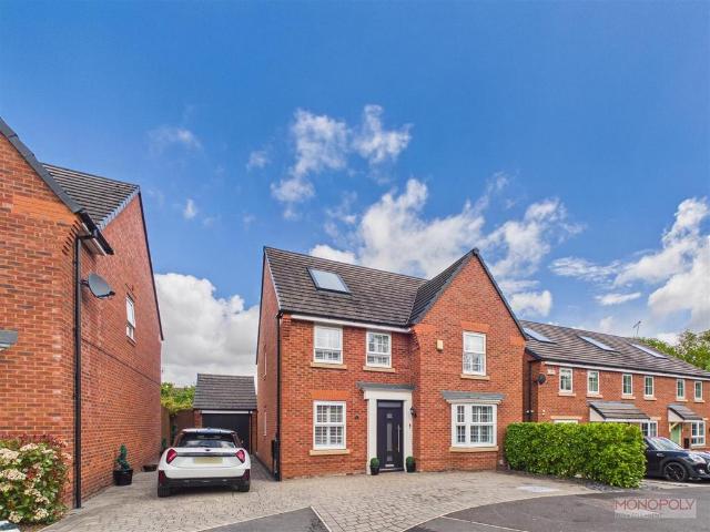 4 bedroom detached house for sale