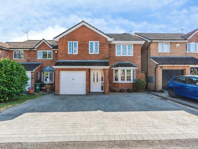4 bedroom detached house for sale