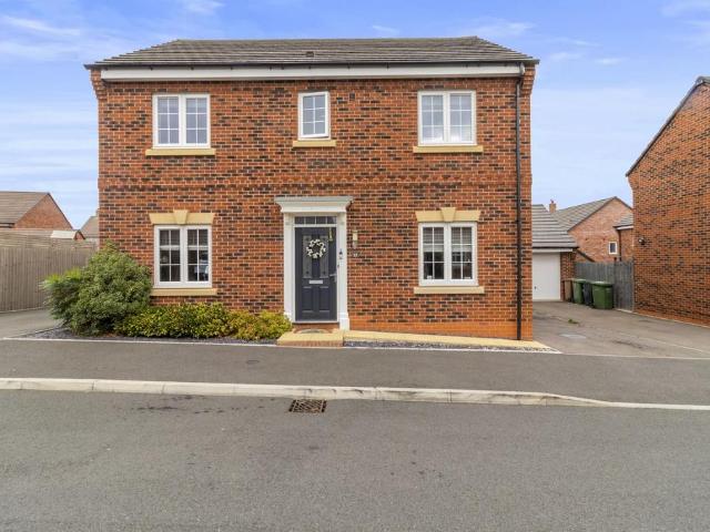 4 bedroom detached house for sale