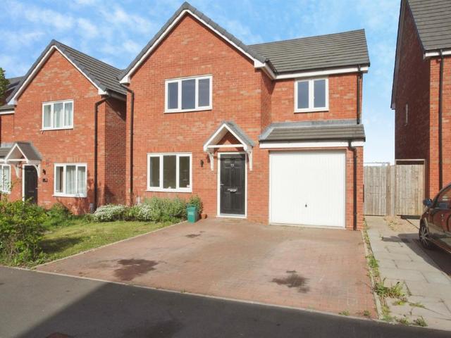 4 bedroom detached house for sale
