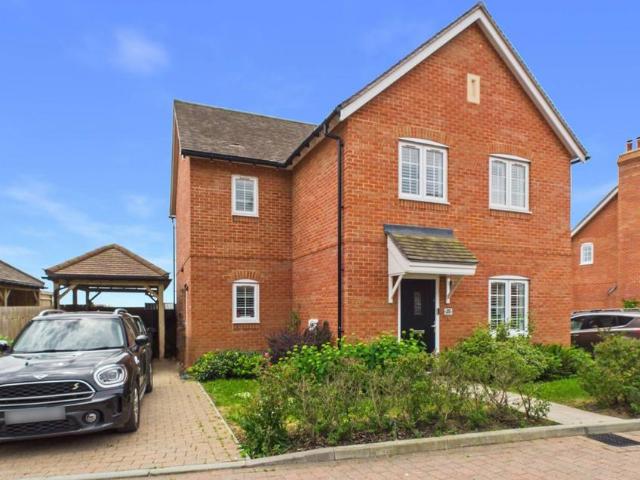 4 bedroom detached house for sale