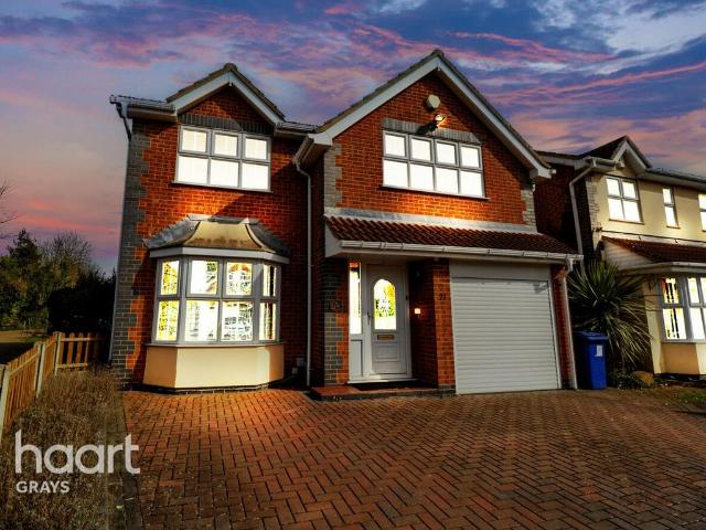 4 bedroom detached house for sale