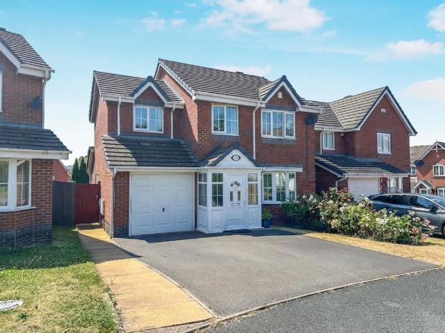 4 bedroom detached house for sale