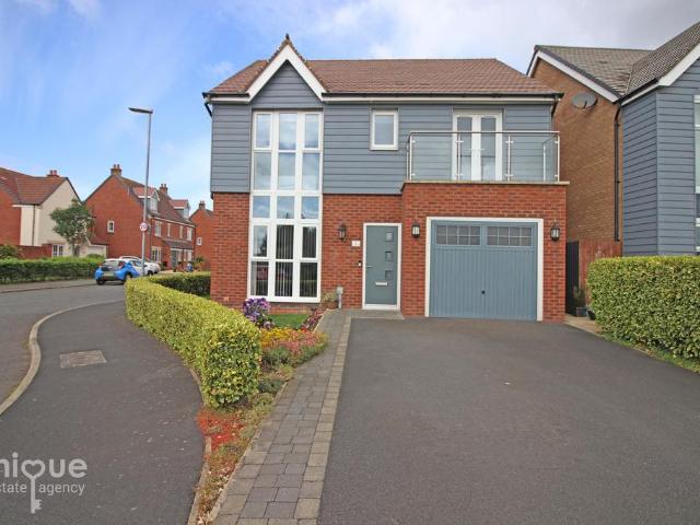 4 bedroom detached house for sale