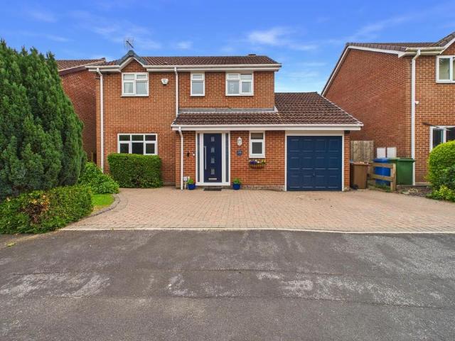 4 bedroom detached house for sale