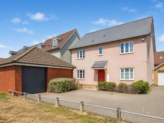 4 bedroom detached house for sale