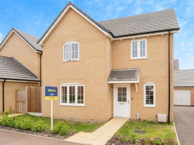 4 bedroom detached house for sale