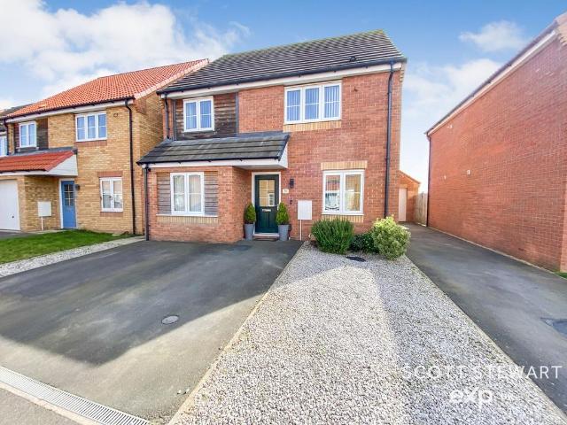 4 bedroom detached house for sale