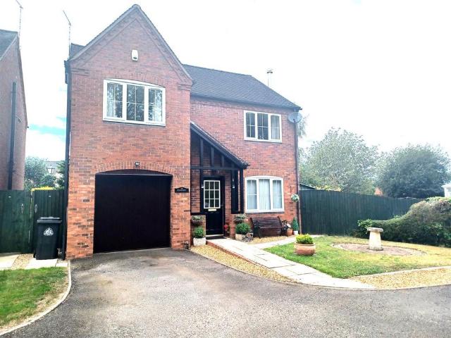 4 bedroom detached house for sale