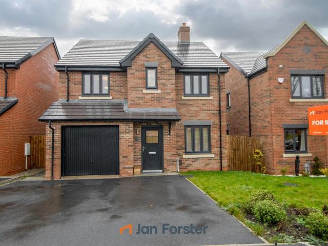 4 bedroom detached house for sale