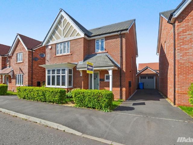 4 bedroom detached house for sale