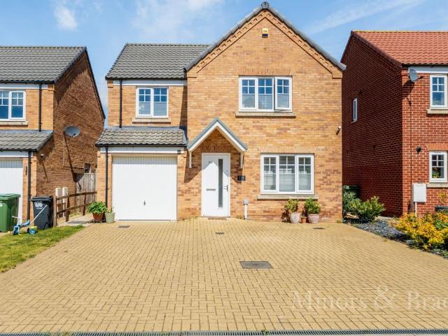 4 bedroom detached house for sale