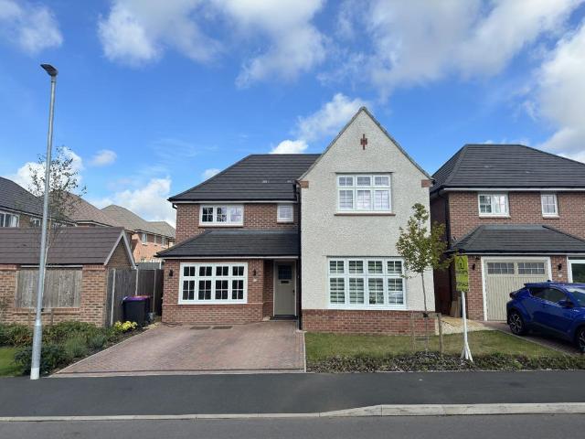 4 bedroom detached house for sale