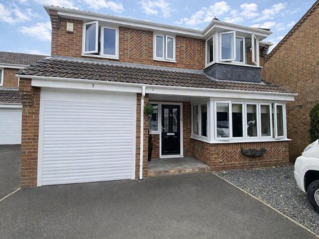 4 bedroom detached house for sale