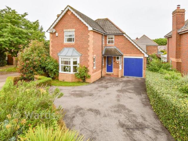 4 bedroom detached house for sale
