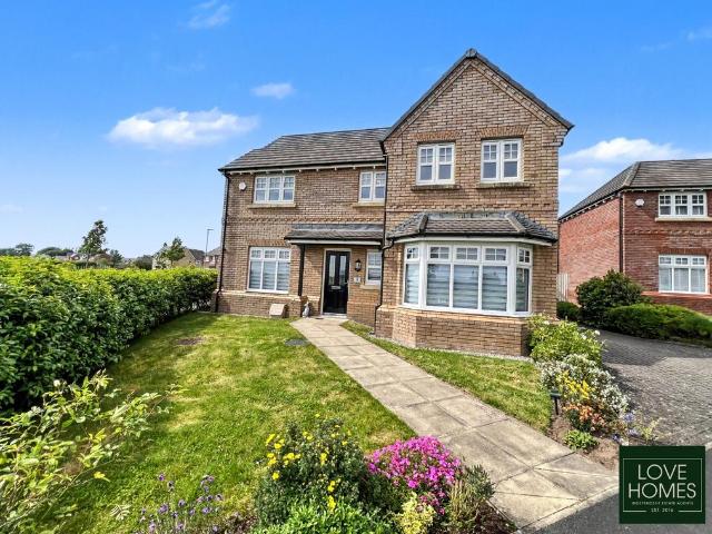 4 bedroom detached house for sale