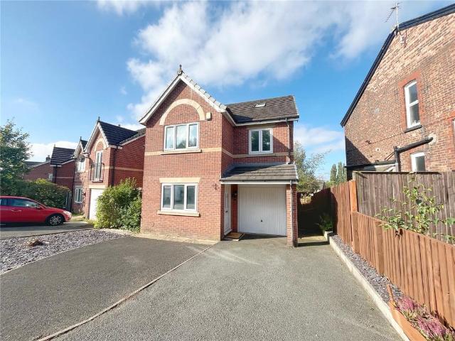 4 bedroom detached house for sale