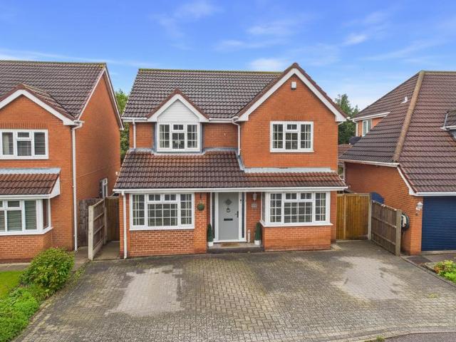 4 bedroom detached house for sale