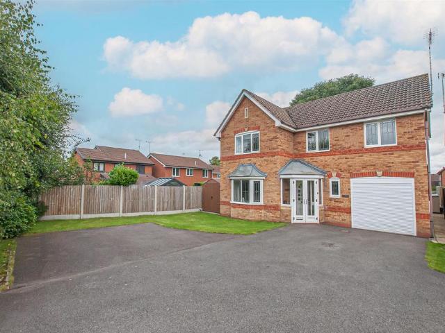 4 bedroom detached house for sale