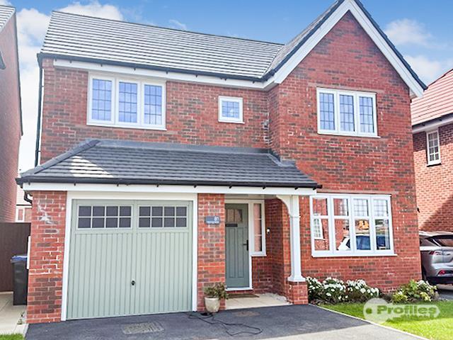 4 bedroom detached house for sale