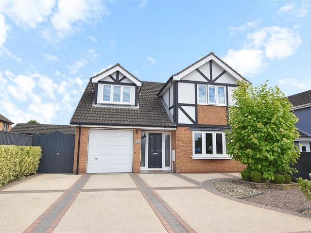 4 bedroom detached house for sale