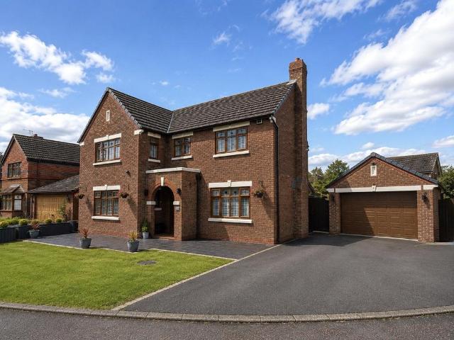 4 bedroom detached house for sale