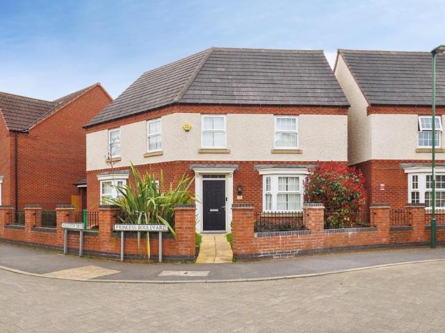 4 bedroom detached house for sale