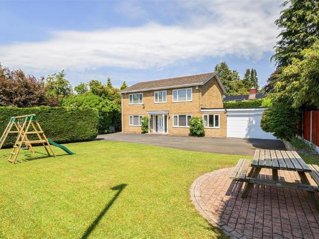 4 bedroom detached house for sale