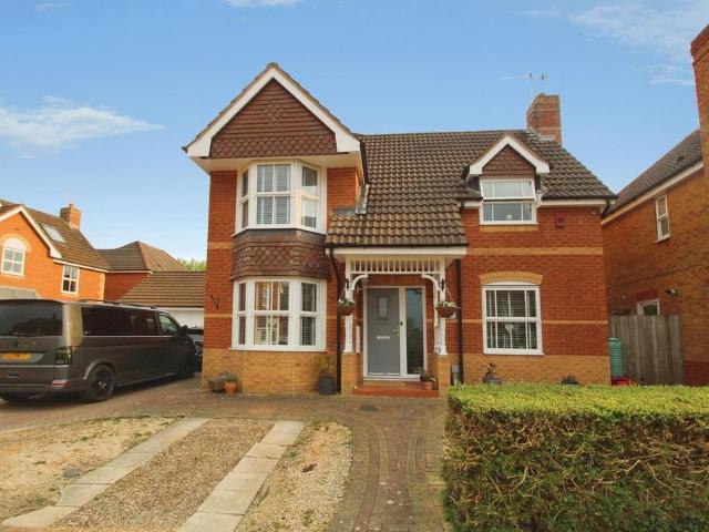 4 bedroom detached house for sale