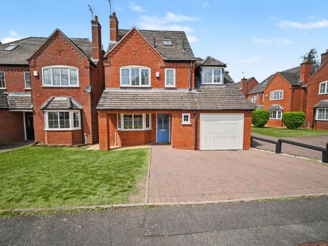 4 bedroom detached house for sale