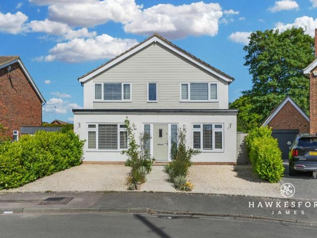 4 bedroom detached house for sale