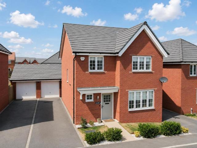 4 bedroom detached house for sale