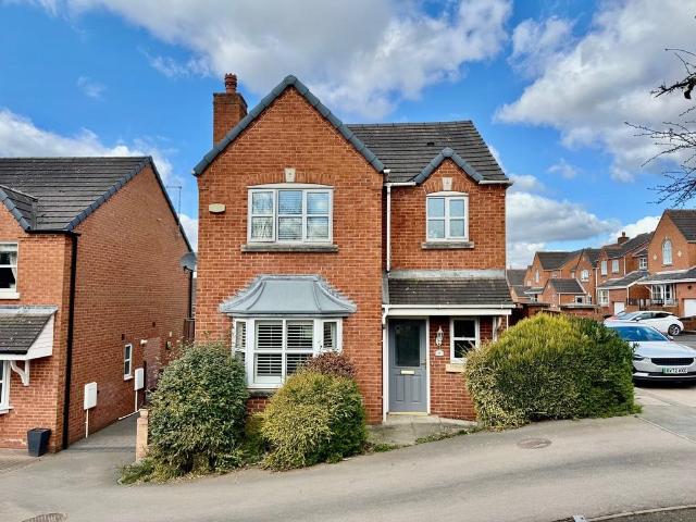 4 bedroom detached house for sale