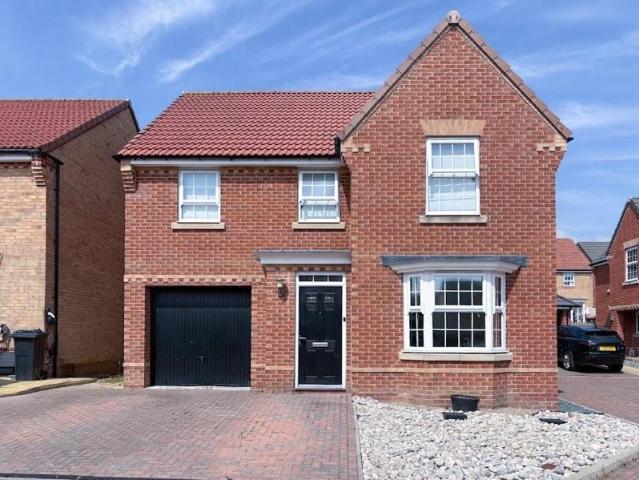 4 bedroom detached house for sale