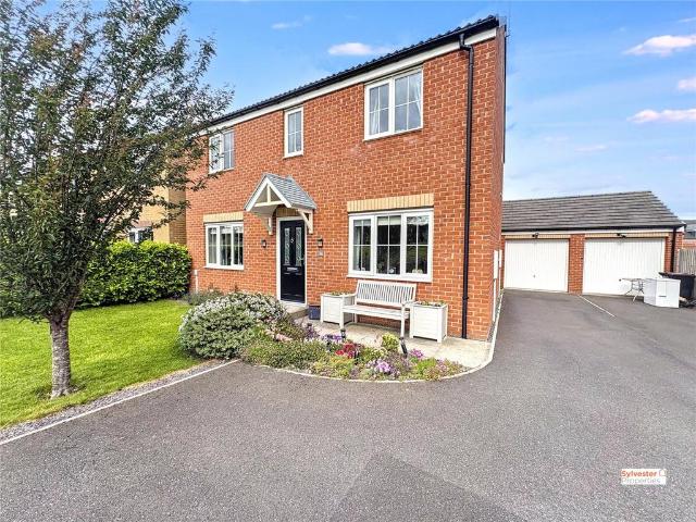 4 bedroom detached house for sale