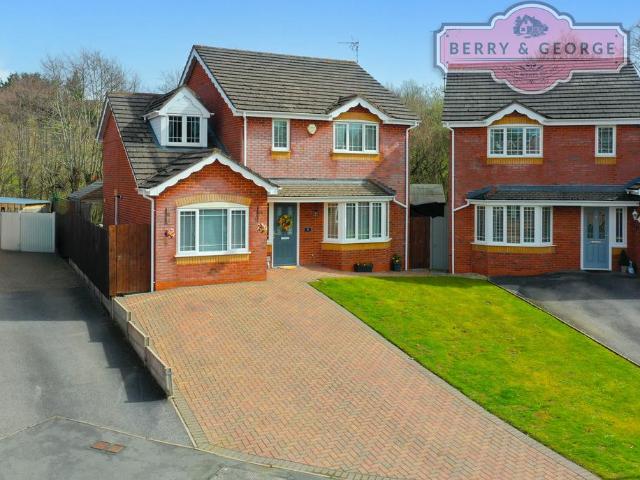 4 bedroom detached house for sale