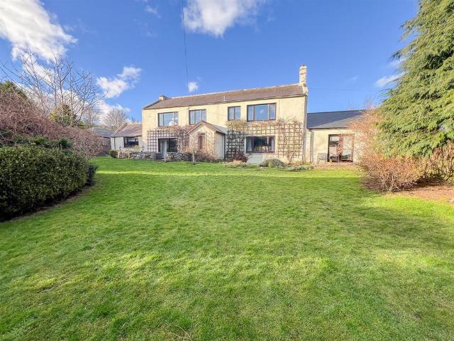 4 bedroom detached house for sale