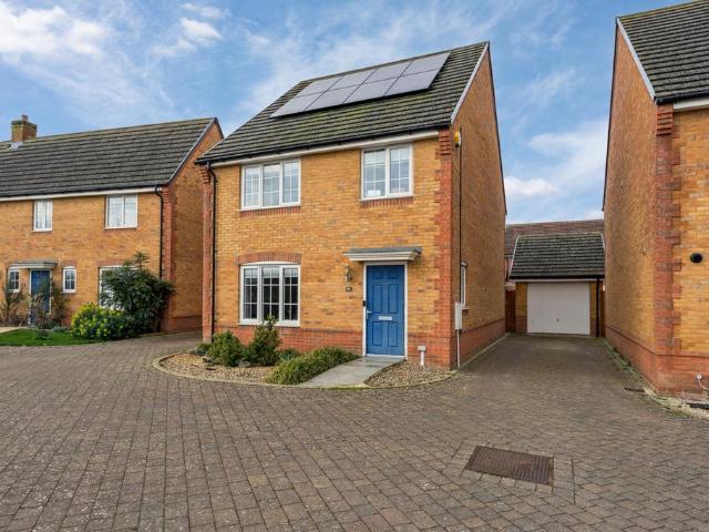 4 bedroom detached house for sale