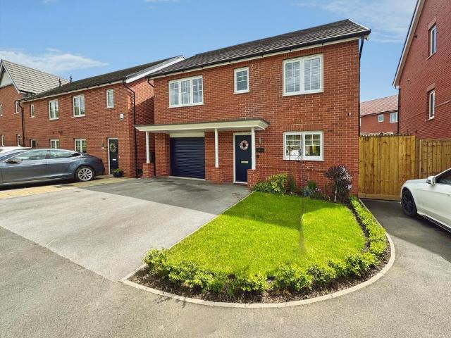 4 bedroom detached house for sale