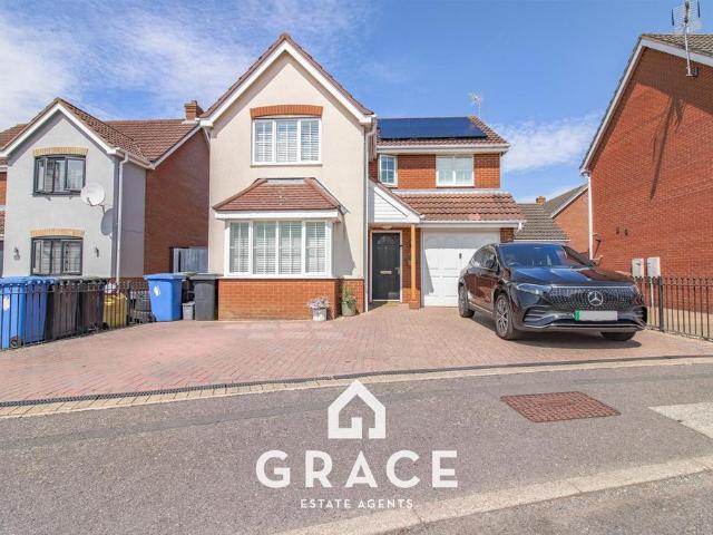 4 bedroom detached house for sale
