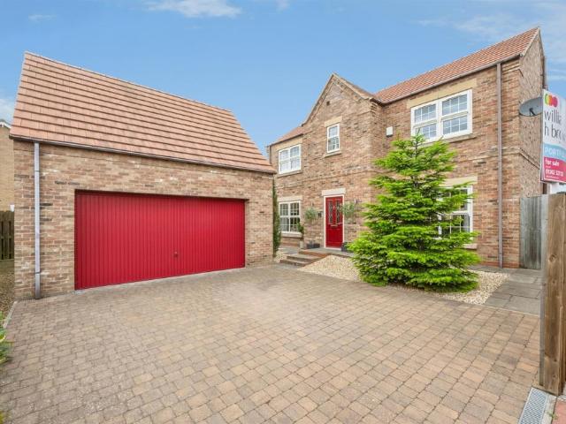 4 bedroom detached house for sale
