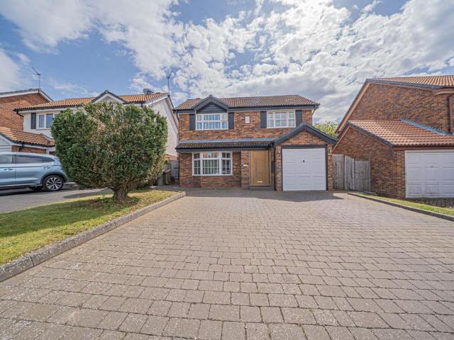 4 bedroom detached house for sale