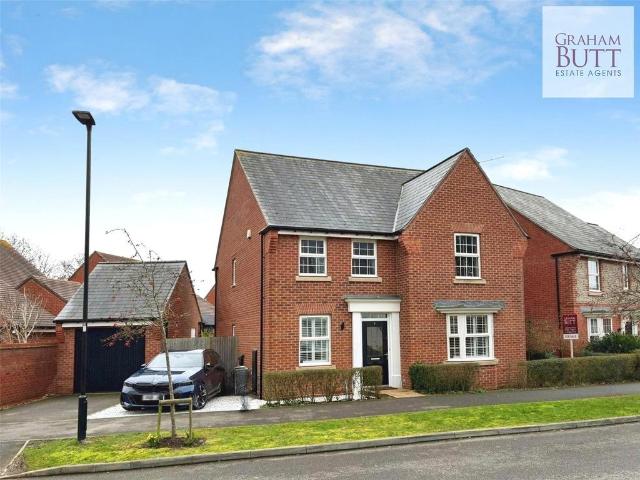 4 bedroom detached house for sale
