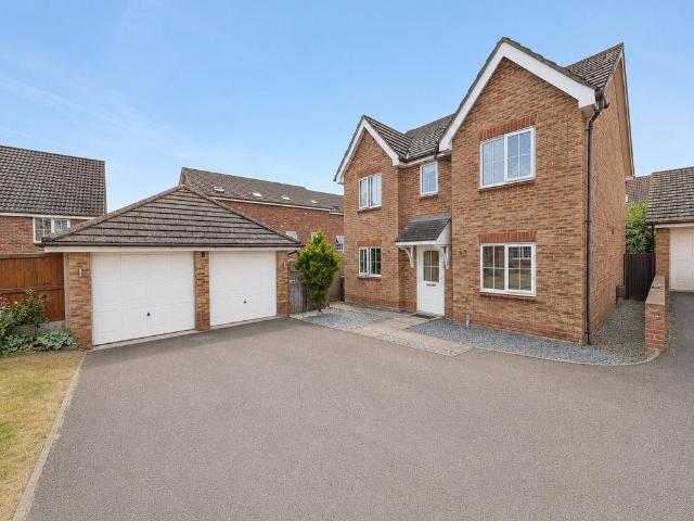 4 bedroom detached house for sale