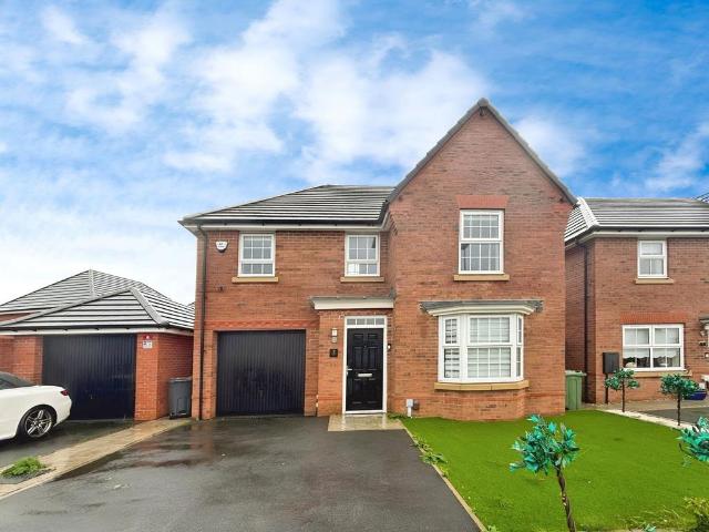 4 bedroom detached house for sale