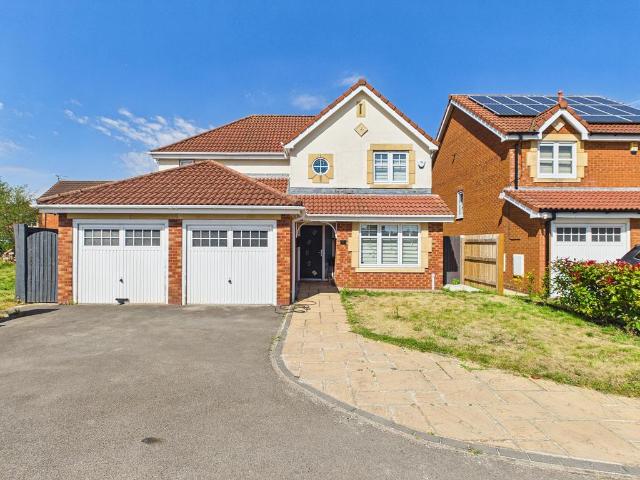 4 bedroom detached house for sale